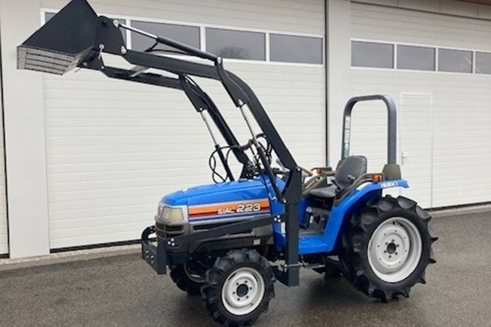 ISEKI Sial 223 mit Frontlader Allrad - Fahrzeughandel und Zubehör ...